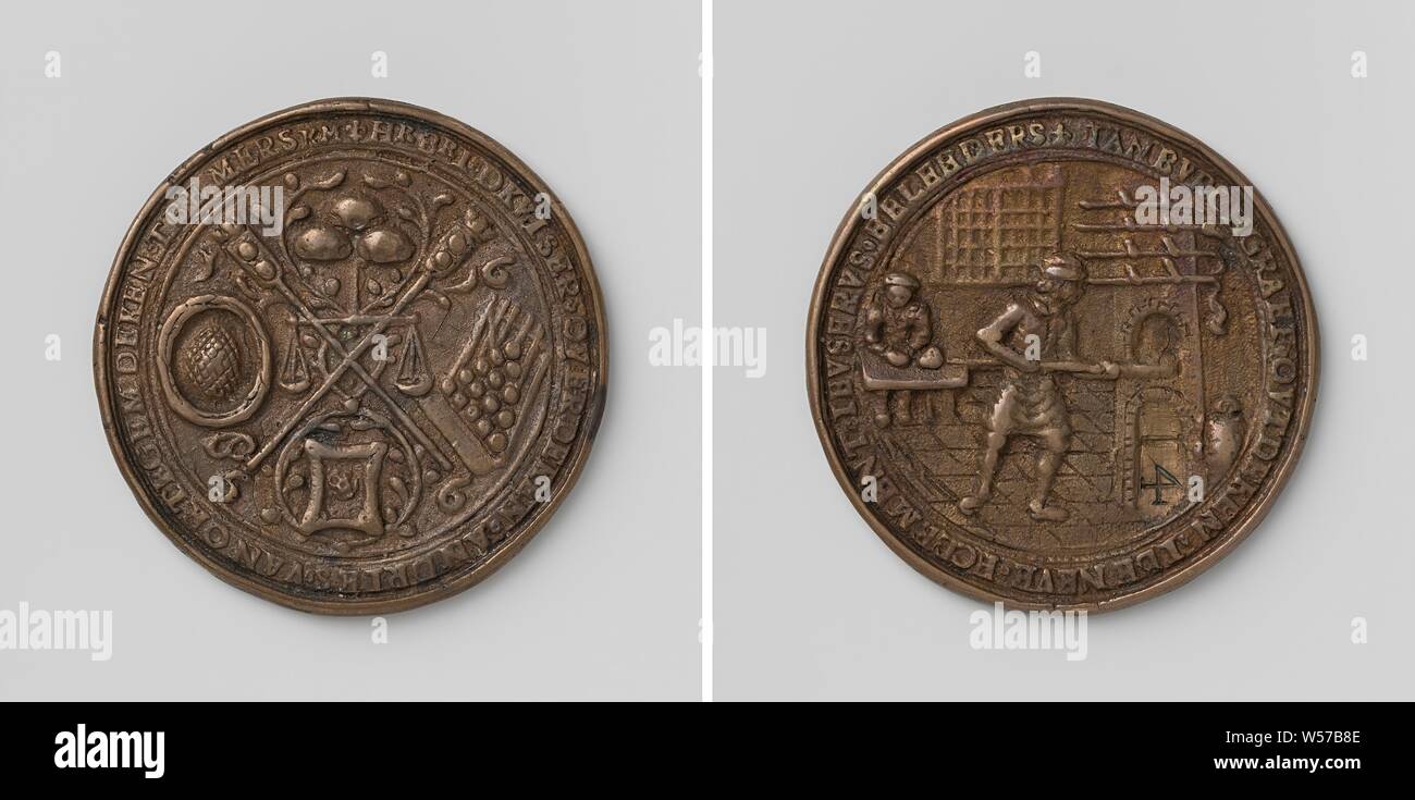 Crossed bread shooters hi-res stock photography and images - Alamy