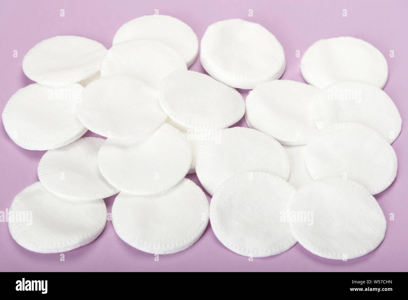 Facial disk hi-res stock photography and images - Alamy