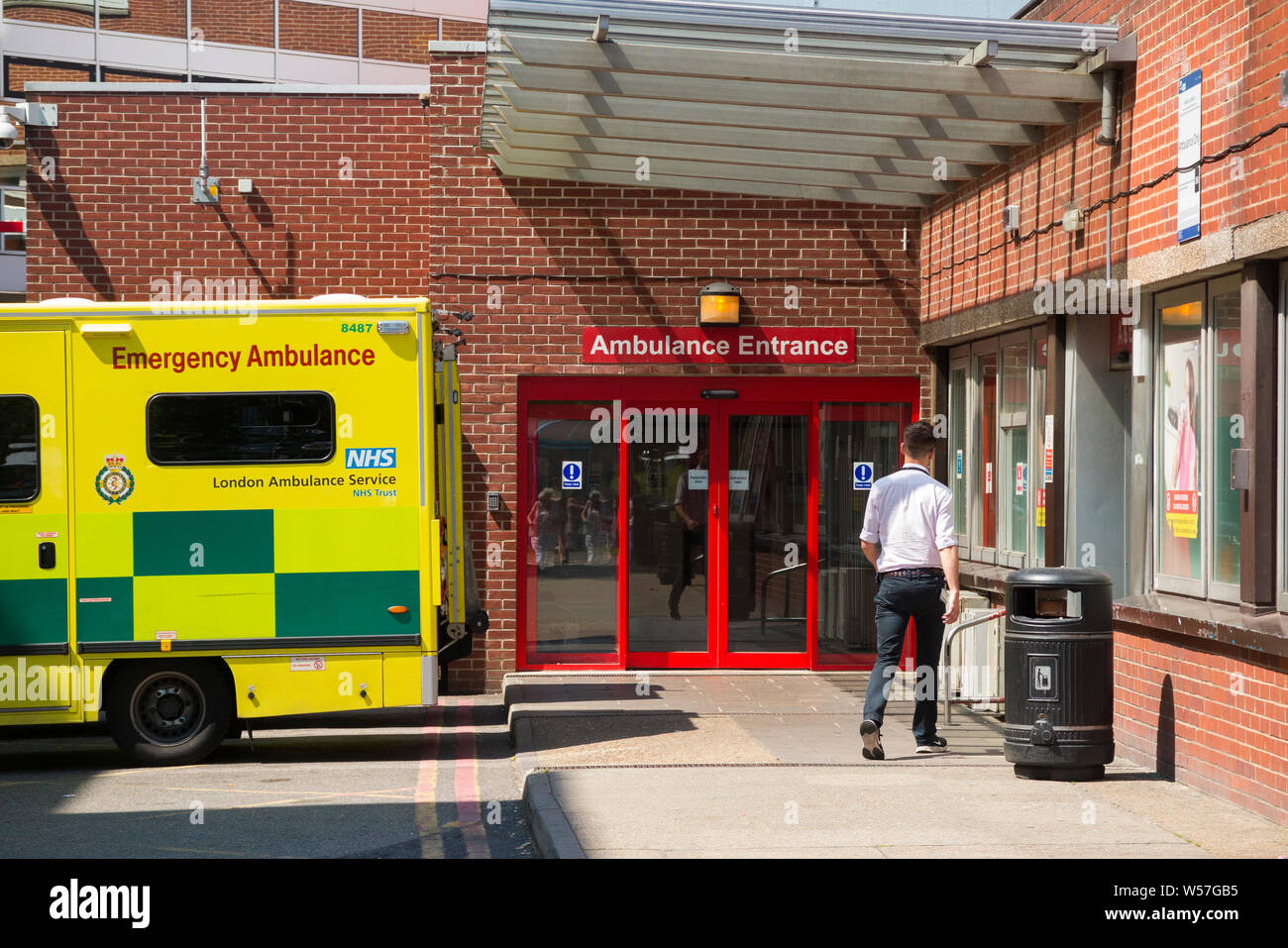 George hospital london tooting hi-res stock photography and images - Alamy