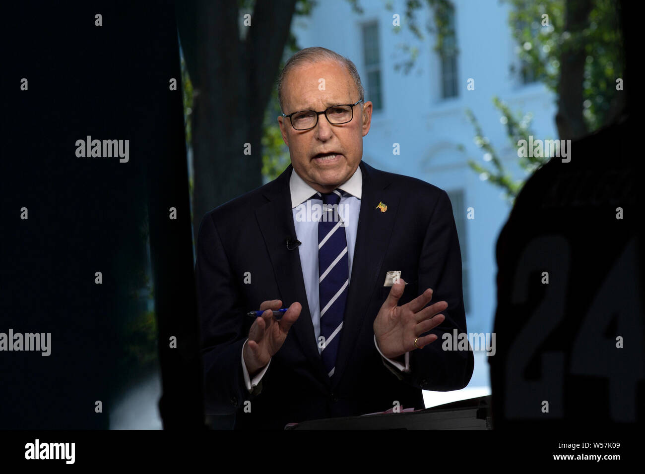 Larry kudlow interview hi-res stock photography and images - Alamy