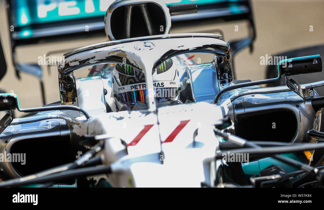 Formula one tyre change hi-res stock photography and images - Alamy
