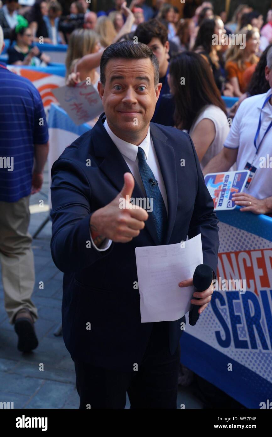 Andy daly on stage hi-res stock photography and images - Alamy