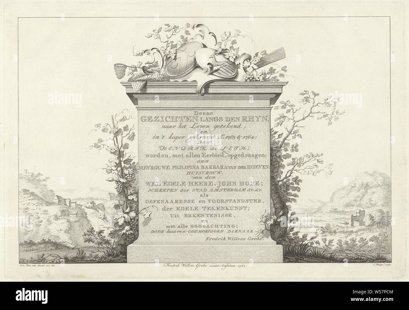 Plinth flanked hi-res stock photography and images - Alamy