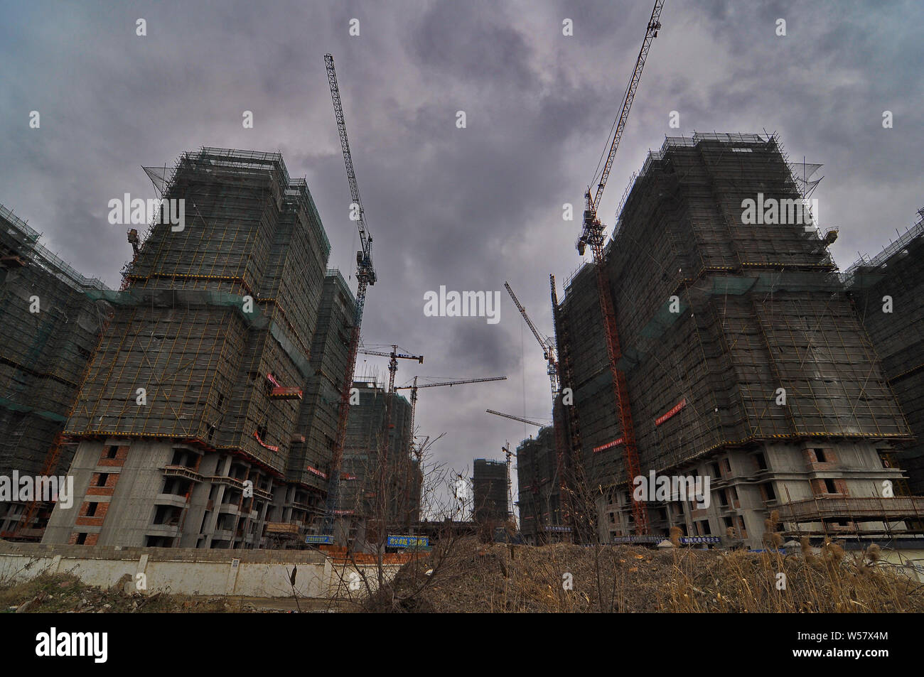 Public housing construction hi-res stock photography and images - Alamy