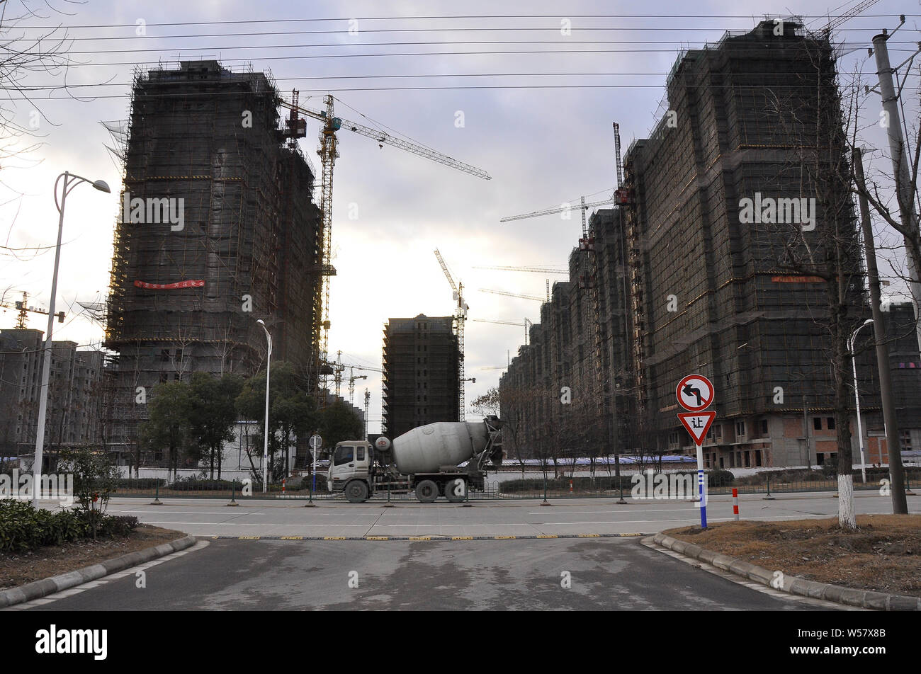 Construction of new blocks hi-res stock photography and images - Alamy