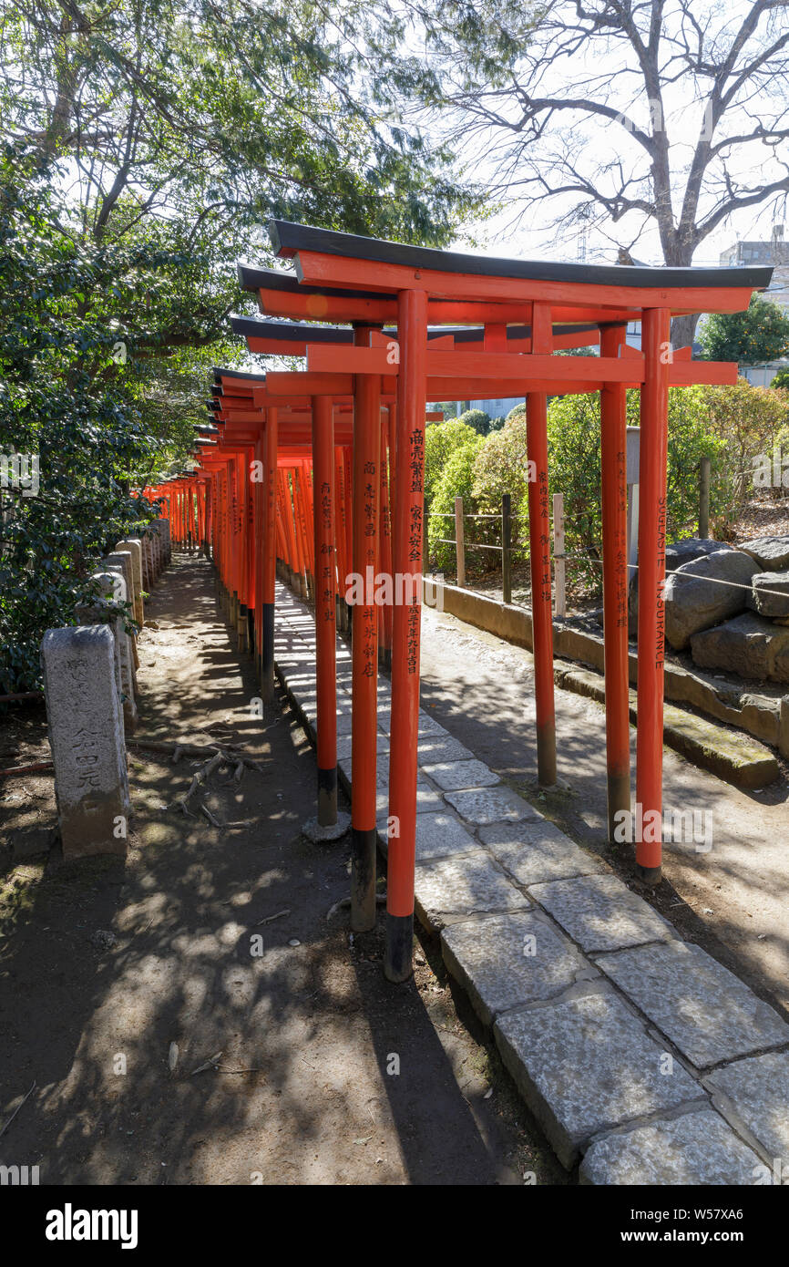 Red japanese gates hi-res stock photography and images - Alamy