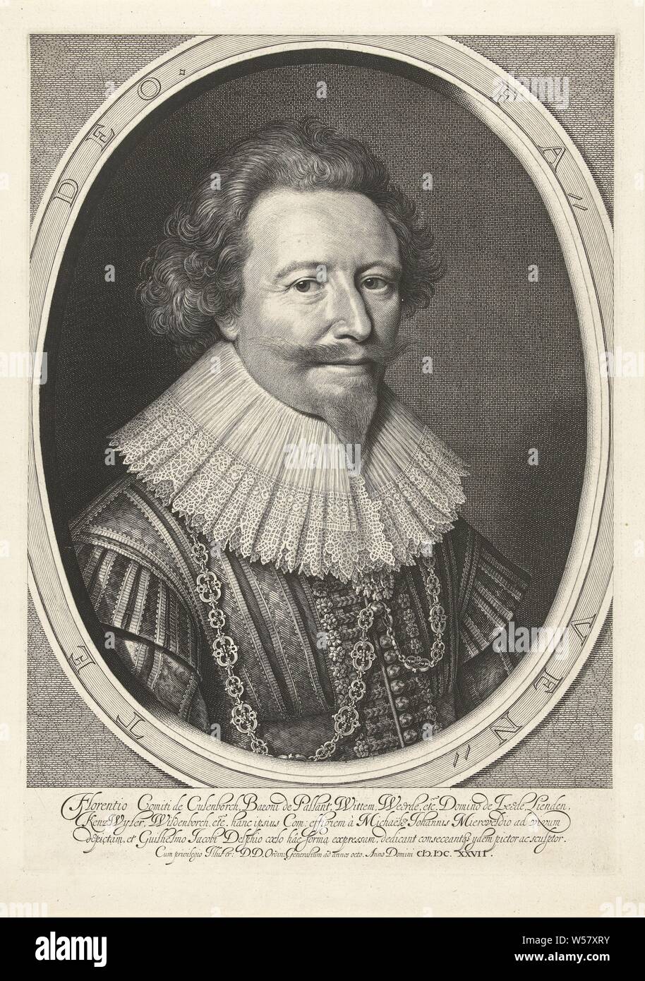 Pleated bust hi-res stock photography and images - Alamy