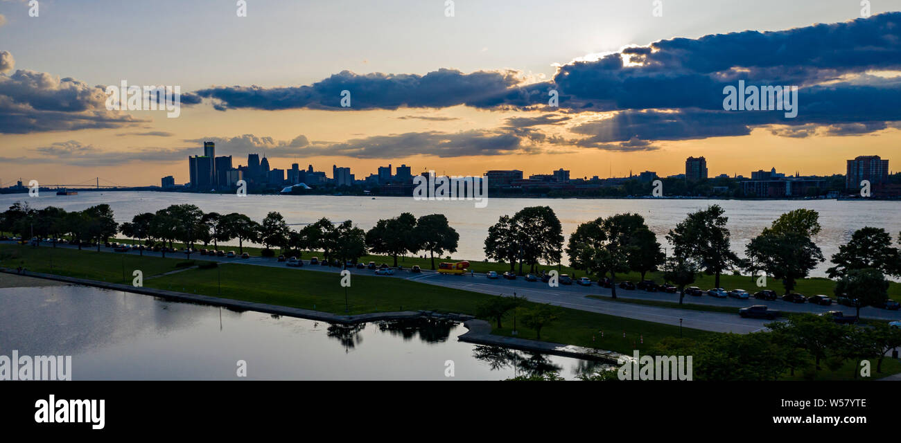 Detroit, Michigan - The Detroit skyline from Belle Isle, a park in the ...