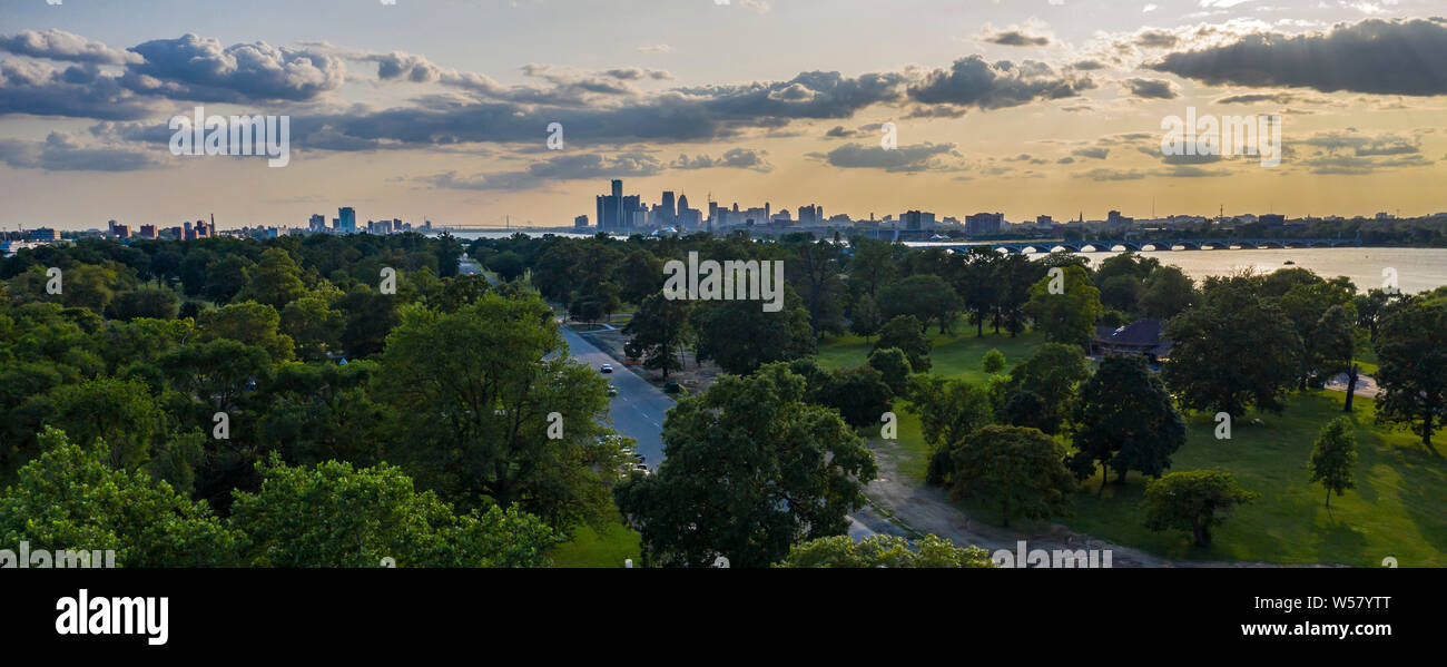 Detroit, Michigan - The Detroit skyline from Belle Isle, a park in the ...