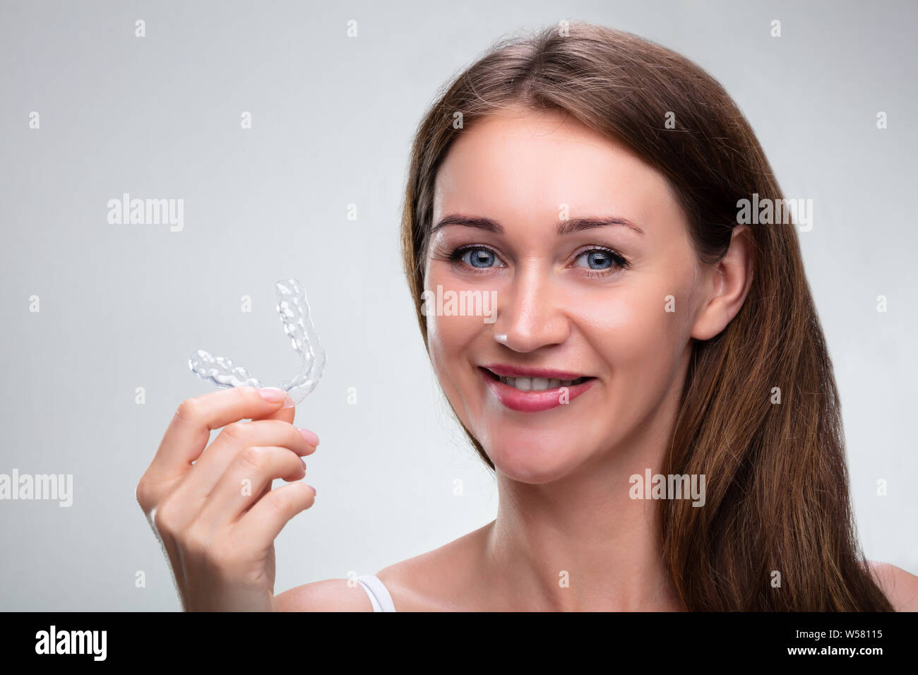 Aligner teeth hi-res stock photography and images - Alamy