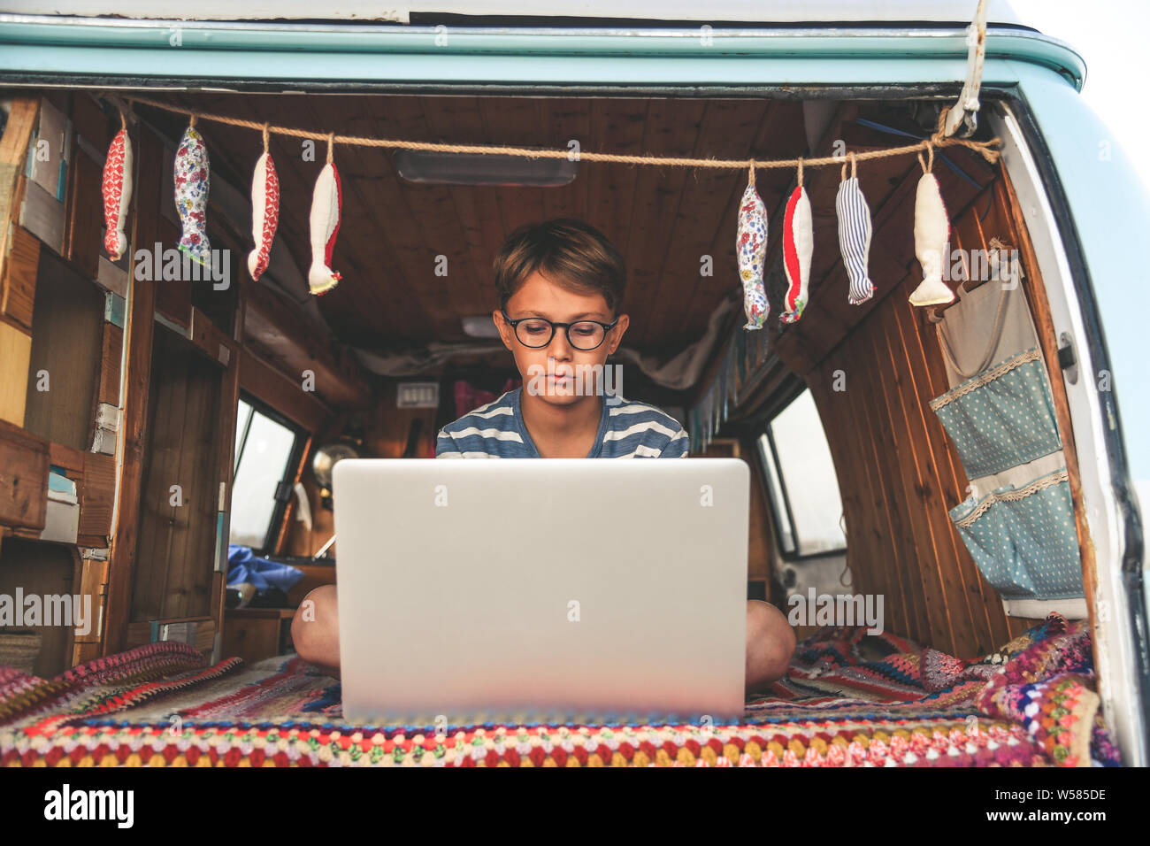 Camper roulotte hi-res stock photography and images - Alamy