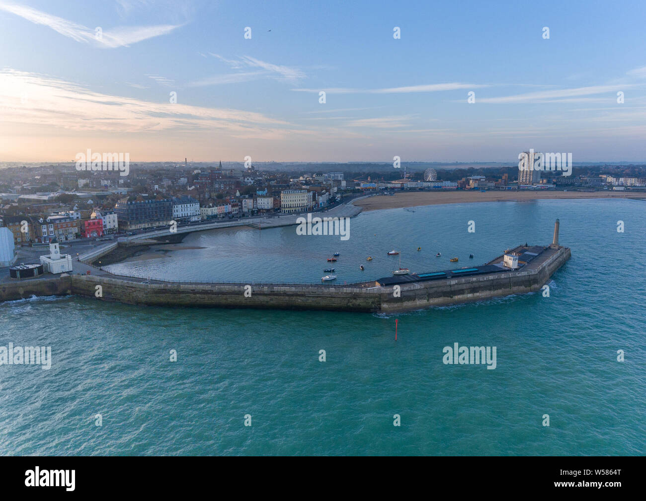 Margate promenade kent hi-res stock photography and images - Alamy
