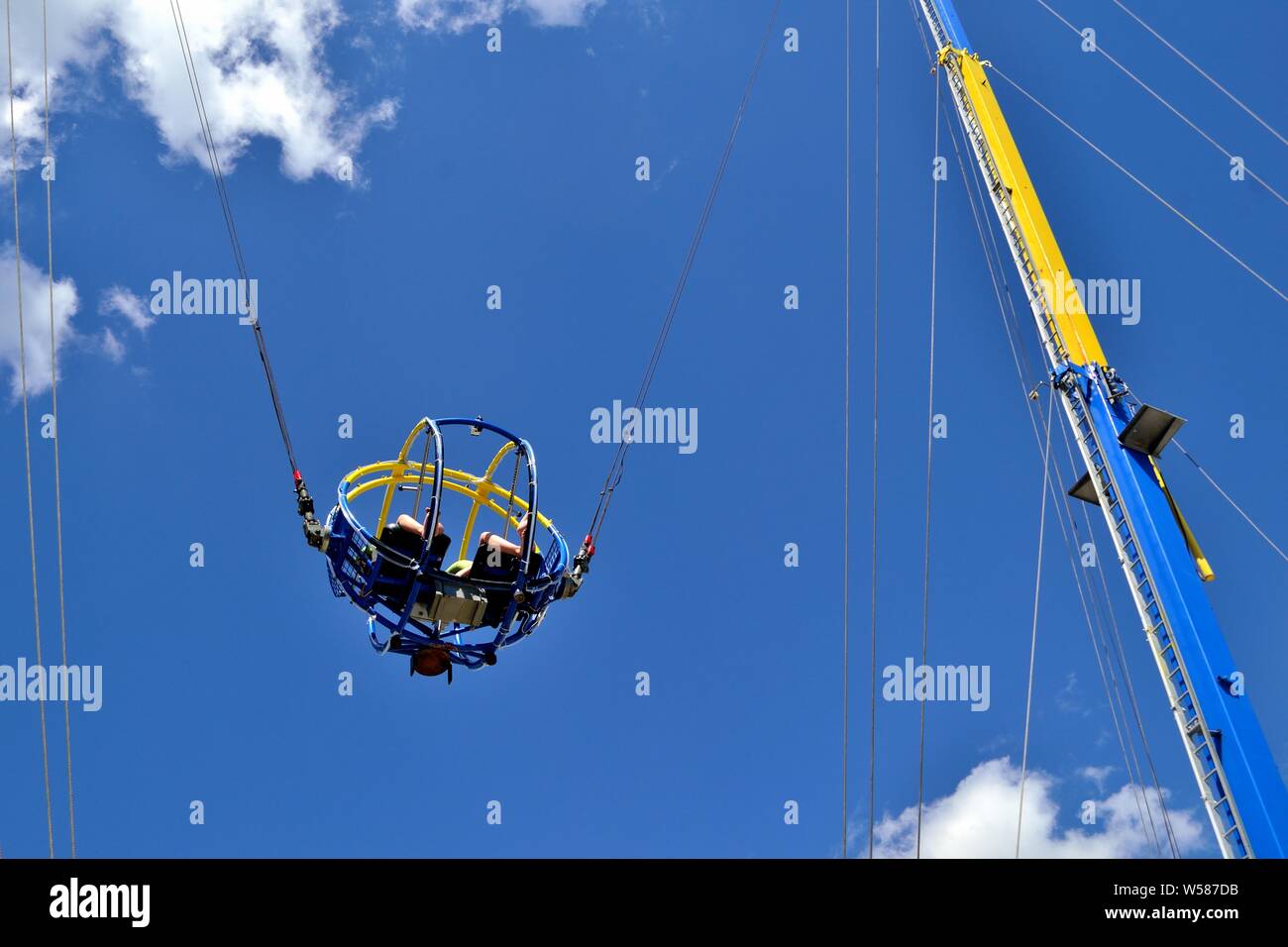 Slingshot amusement hi-res stock photography and images - Alamy