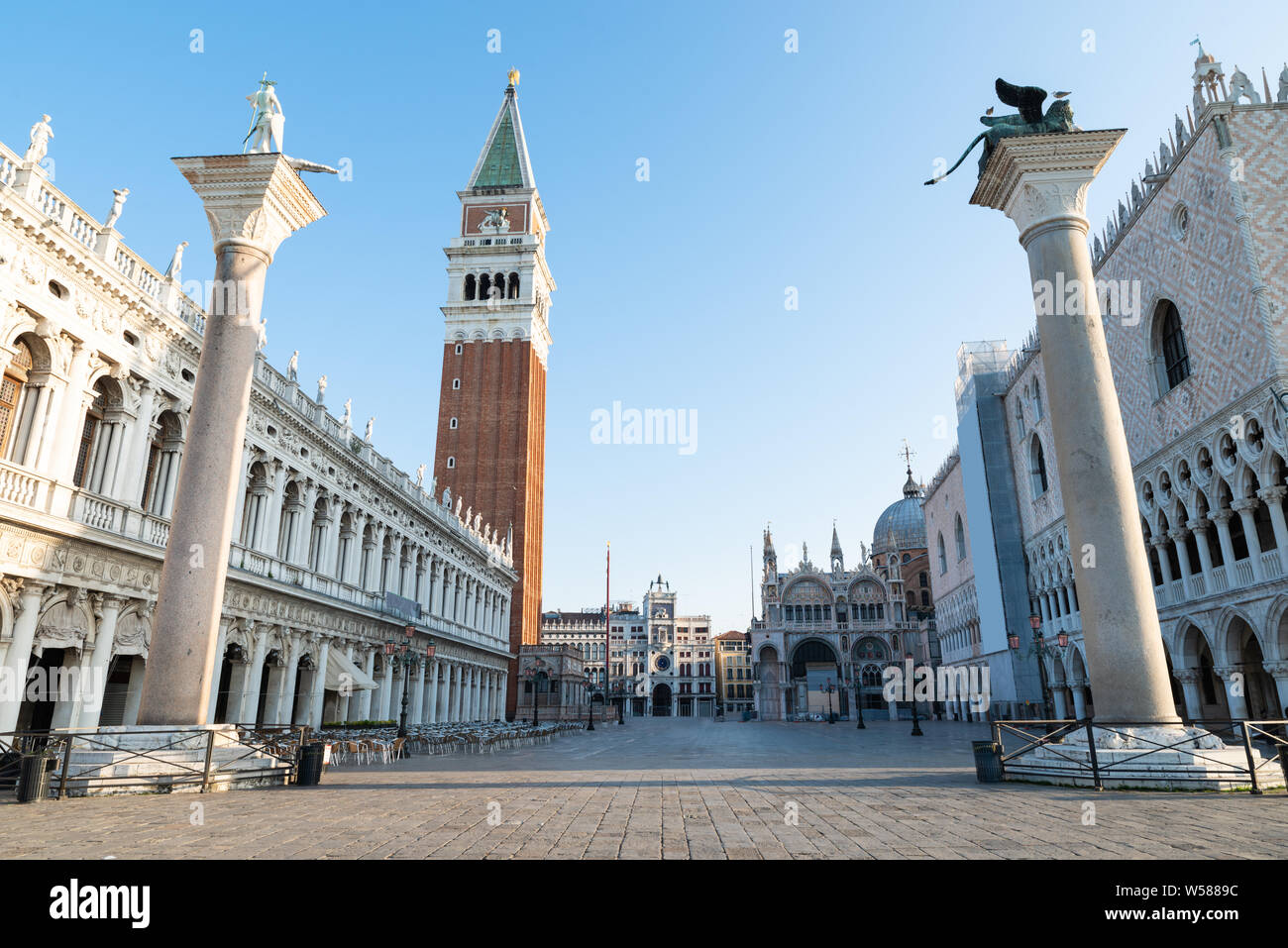 Principal public square of venice hi-res stock photography and images ...