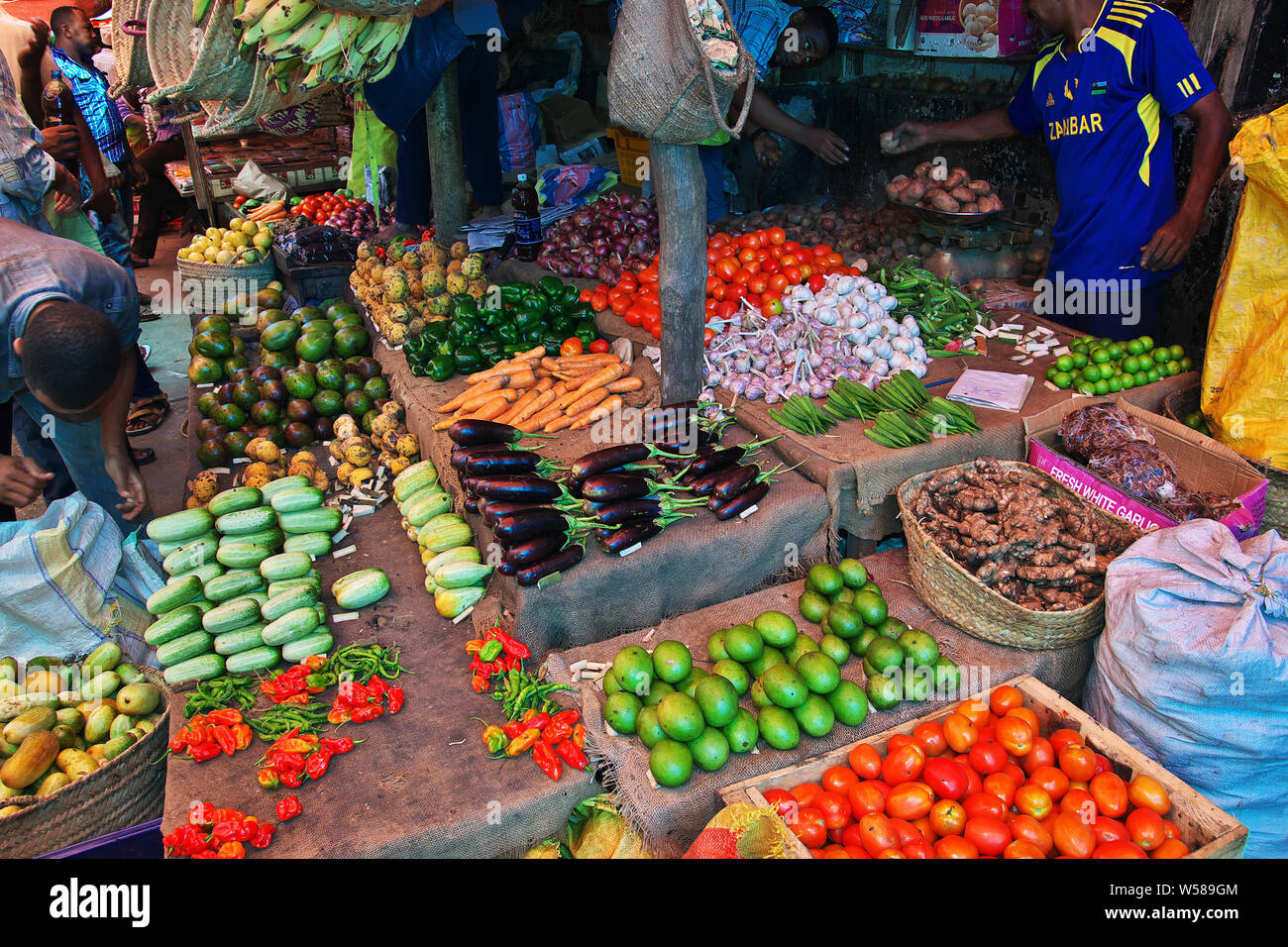 Local market in Stone Town, Zanzibar, Tanzania Stock Photo - Alamy
