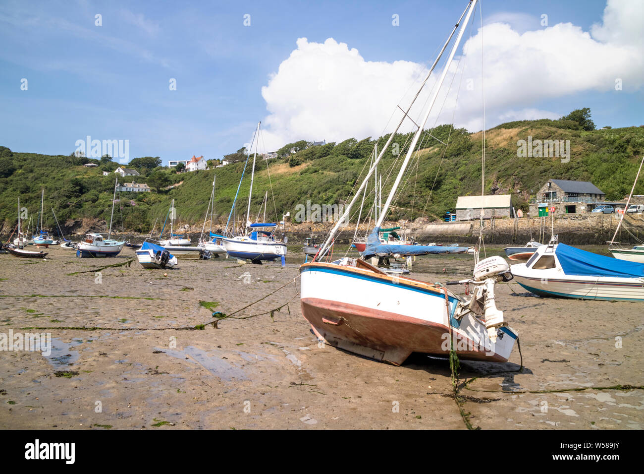 Solva village hi-res stock photography and images - Alamy