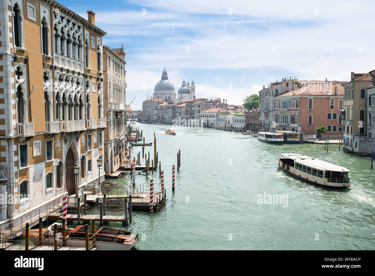 Old grand house hi-res stock photography and images - Alamy
