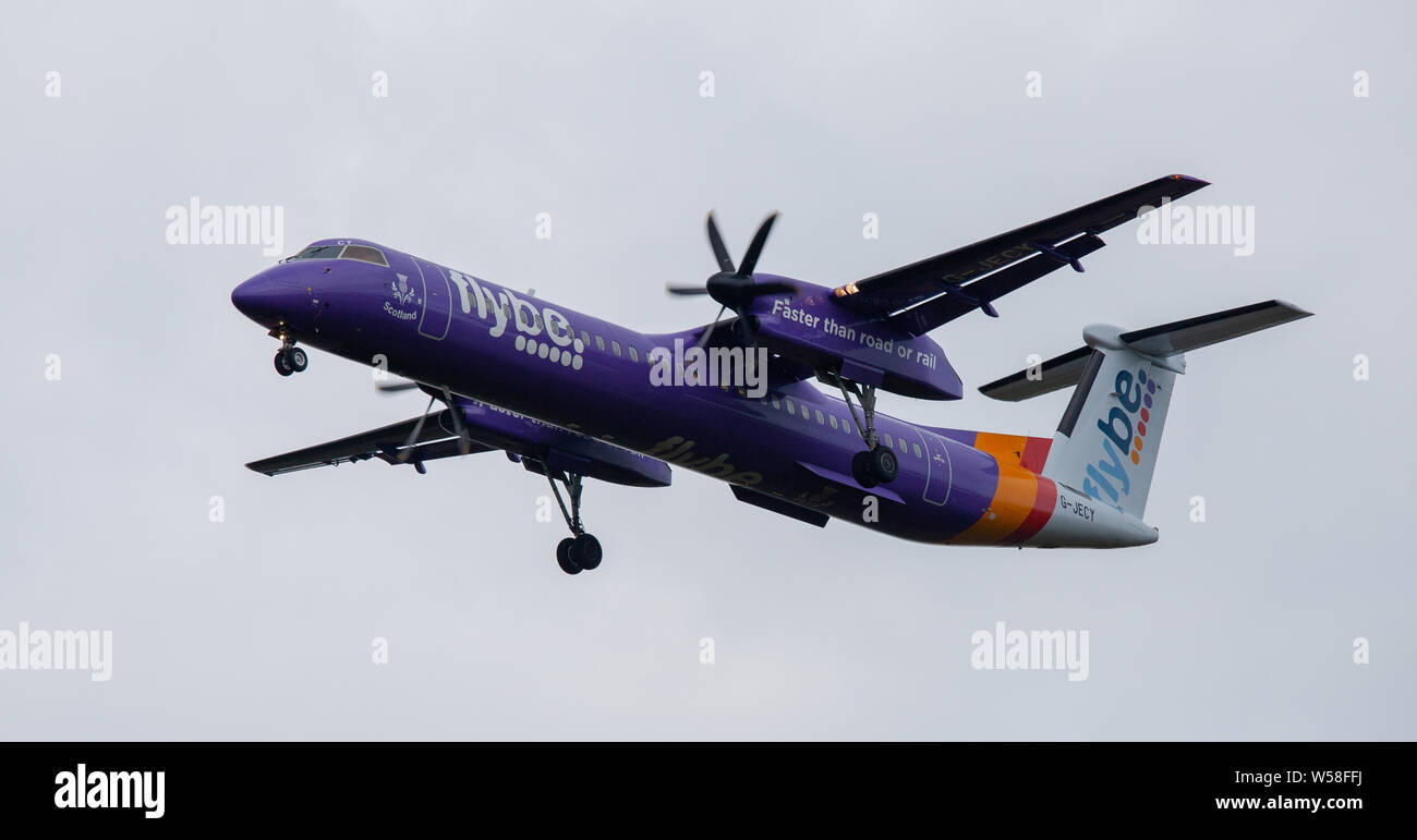 Flybe de-Haviland Canada DHC 8 Dash 8 G-JECY on final approach to ...