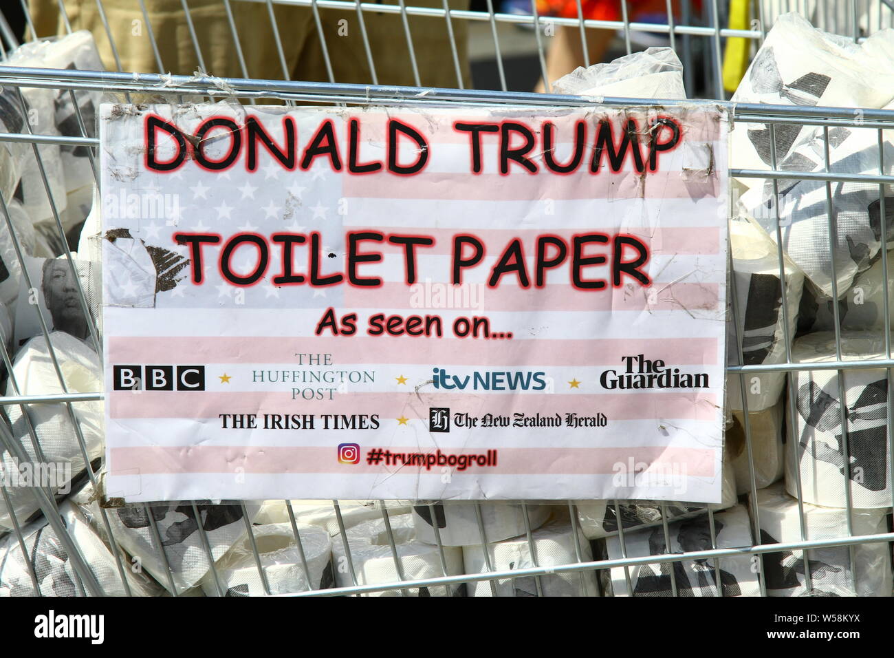 DONALD TRUMP TOILET PAPER BEING SOLD ON THE STREETS OF LONDON AND ...