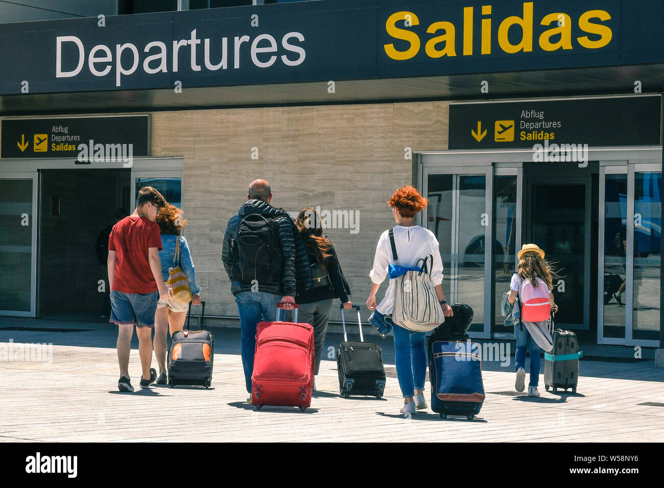 Sad boy suitcase hi-res stock photography and images - Alamy