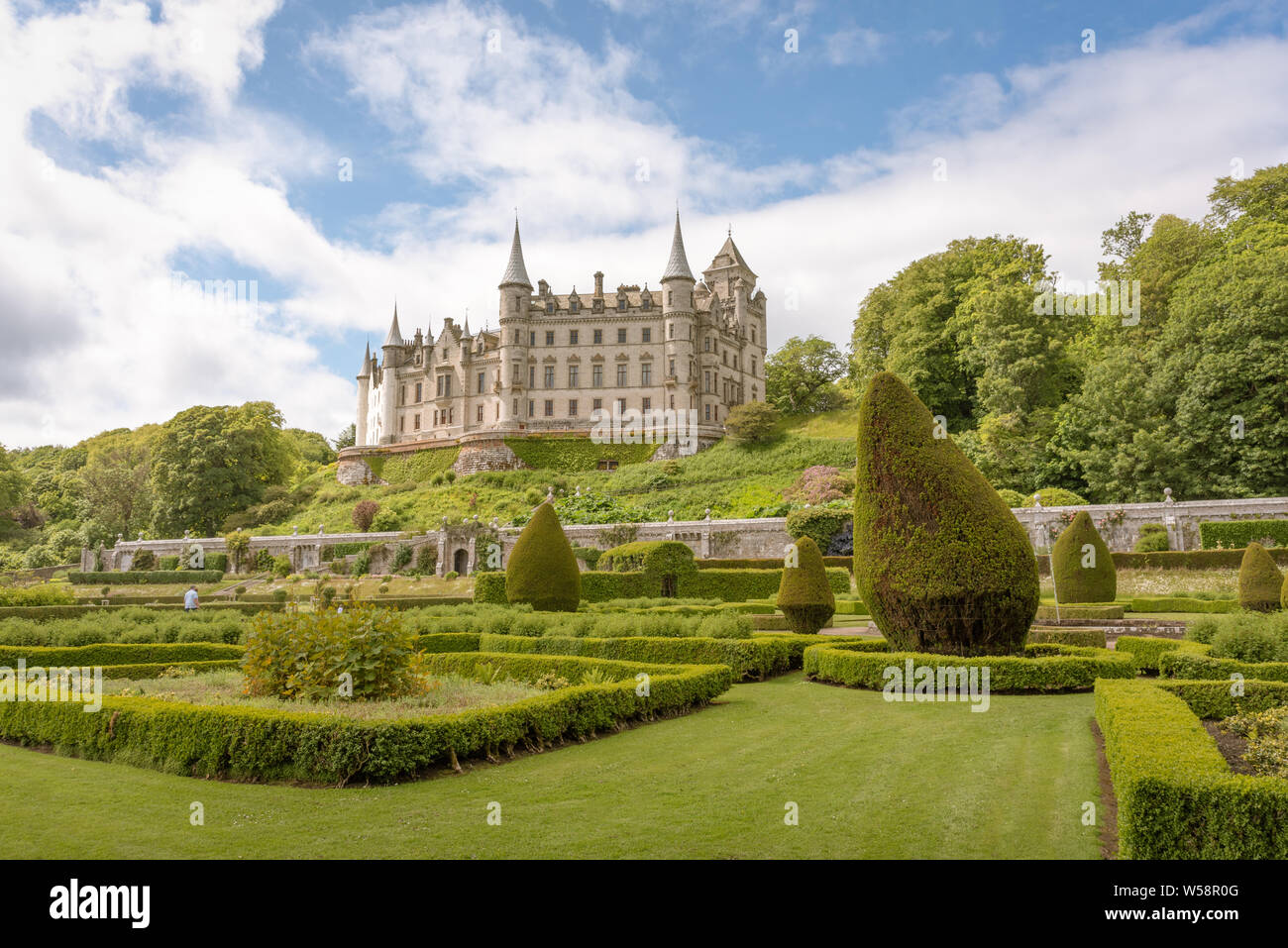 Dunrobin castle gardens hi-res stock photography and images - Alamy