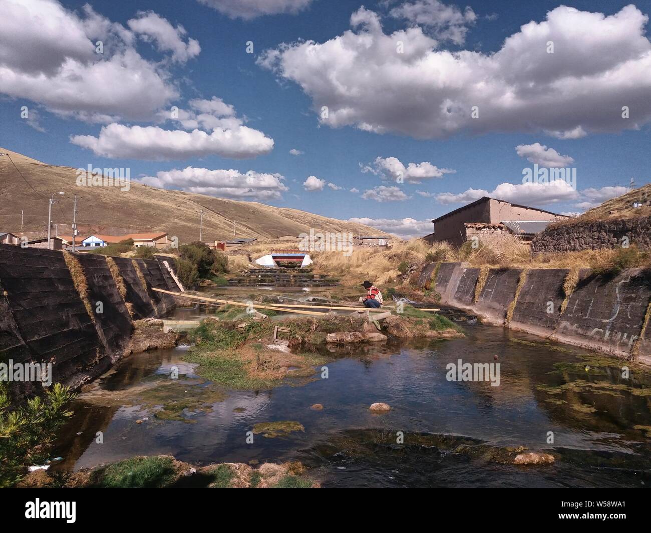 Yellow hills hi-res stock photography and images - Alamy