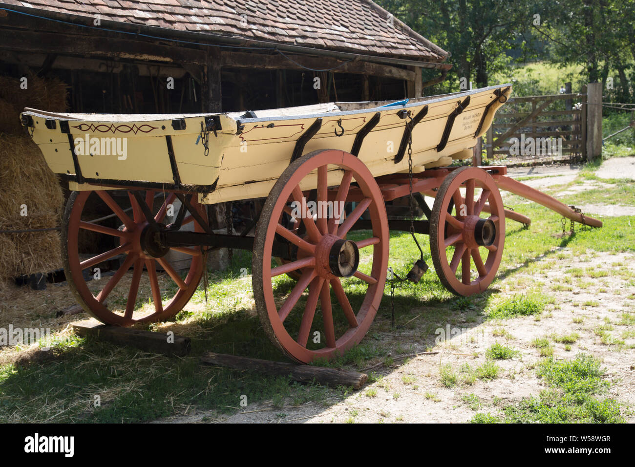 Hay cart hi-res stock photography and images - Alamy