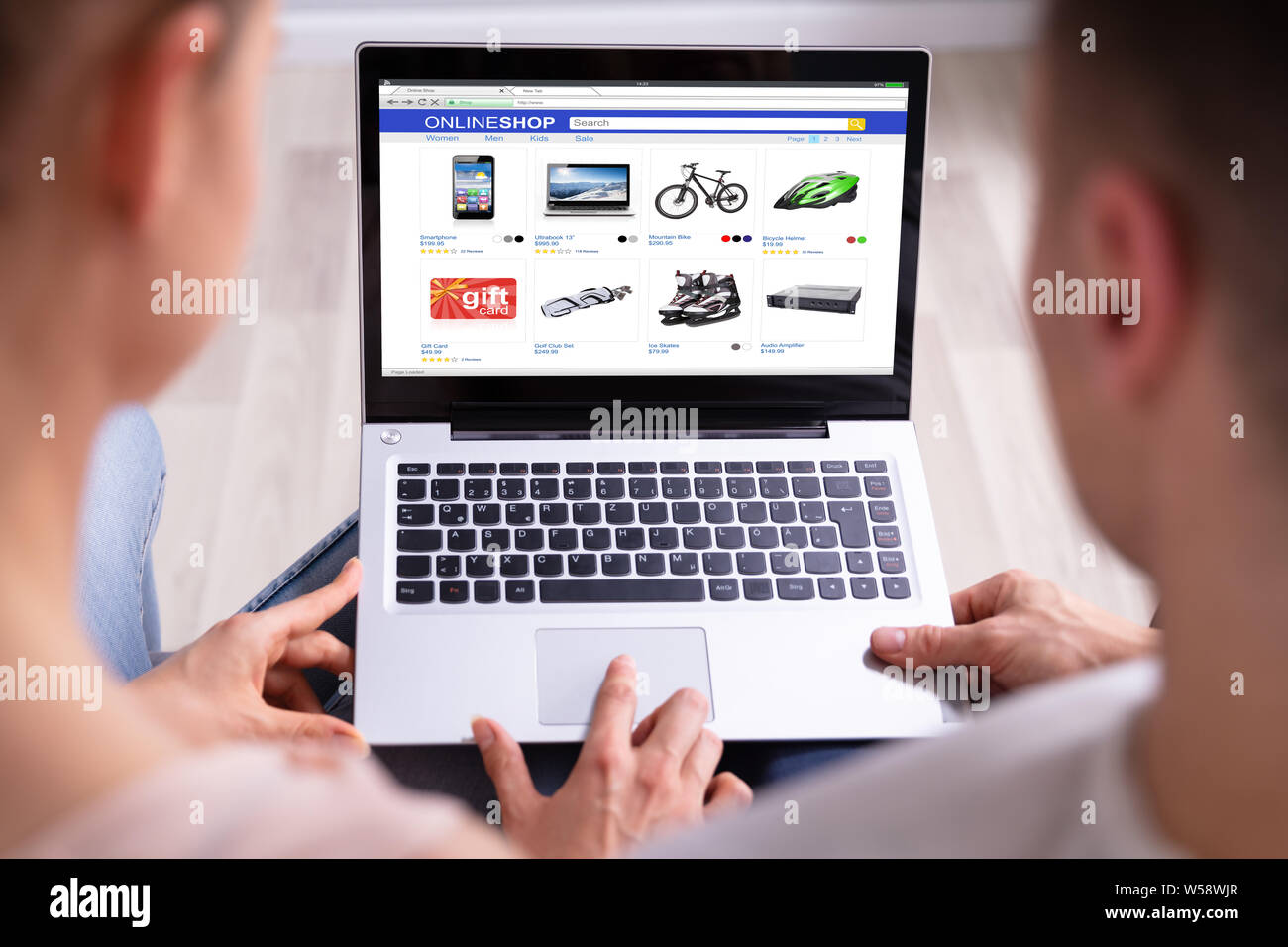 Shopping laptop shop hi-res stock photography and images - Alamy