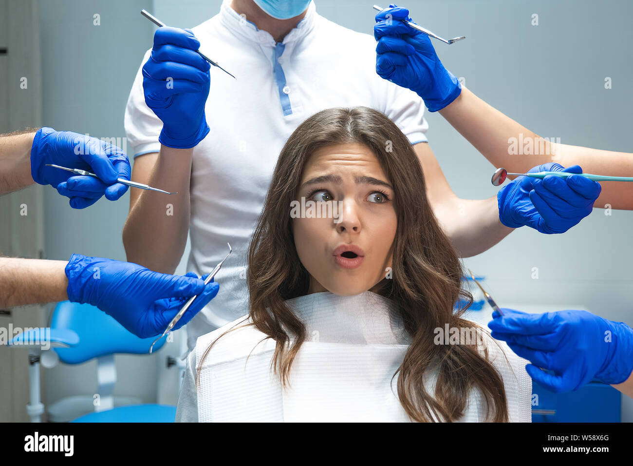 Dentist chair scared hi-res stock photography and images - Alamy