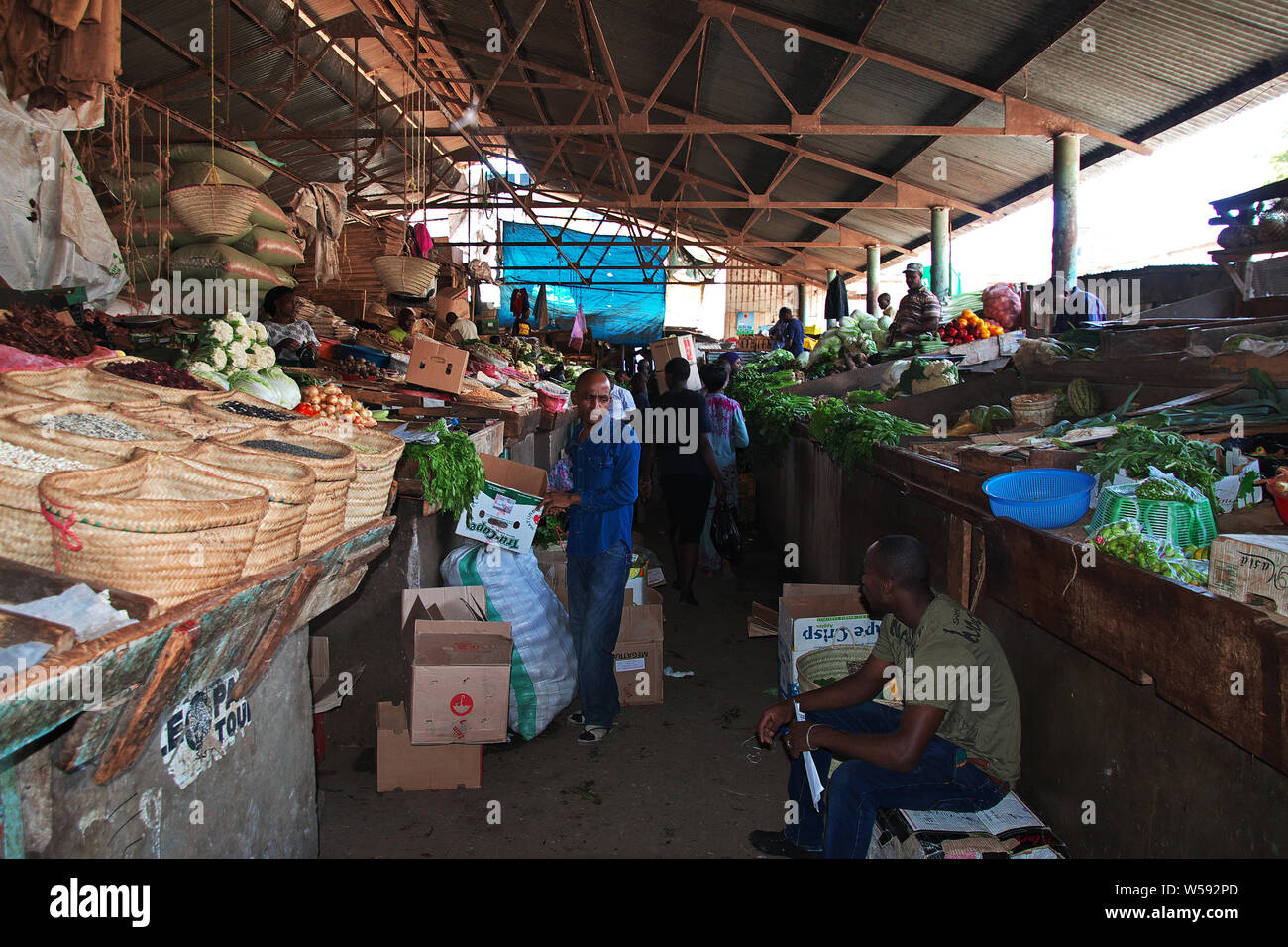 Market scene arusha tanzania hi-res stock photography and images - Alamy