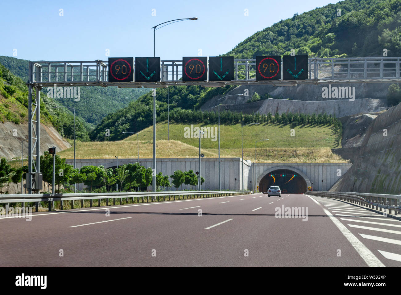 Multi lane highway hi-res stock photography and images - Alamy