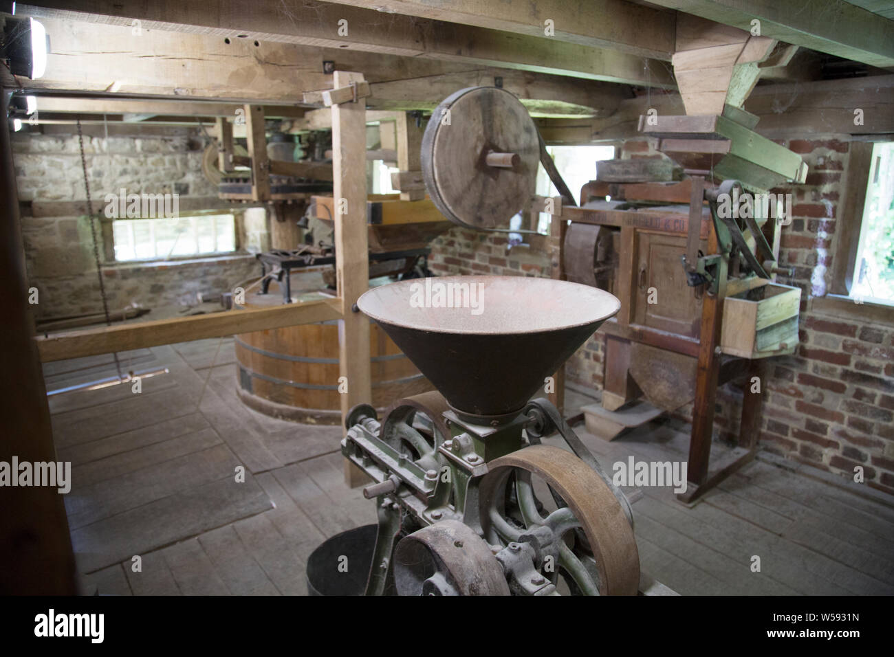 Traditional grinding hi-res stock photography and images - Alamy