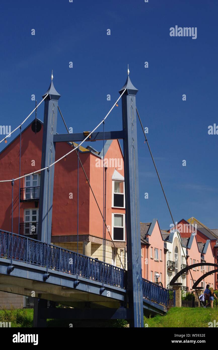 Cricklepit Suspension Bridge over the River Exe at Exeter Quay. Devon ...