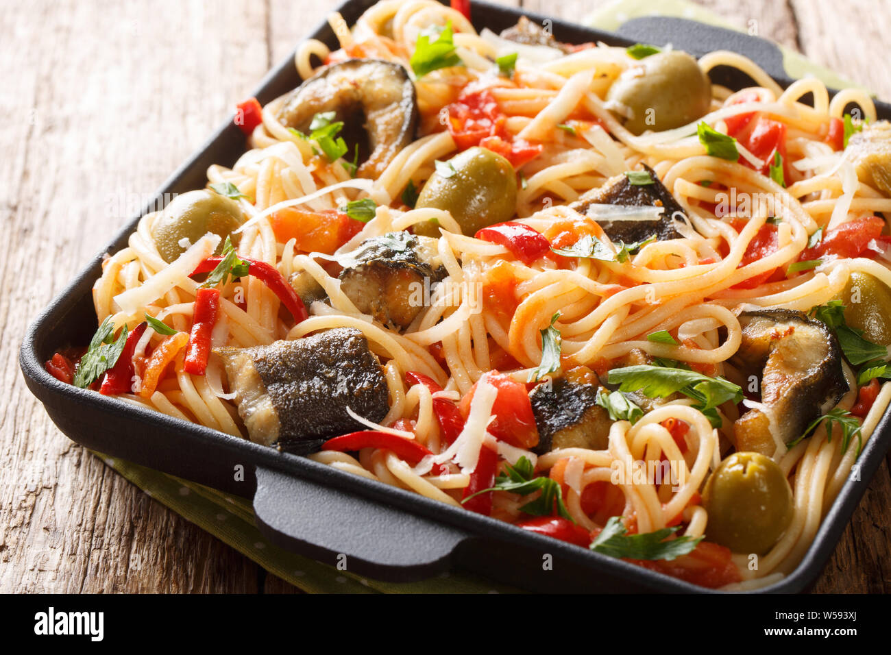 Fish spaghetti hi-res stock photography and images - Alamy