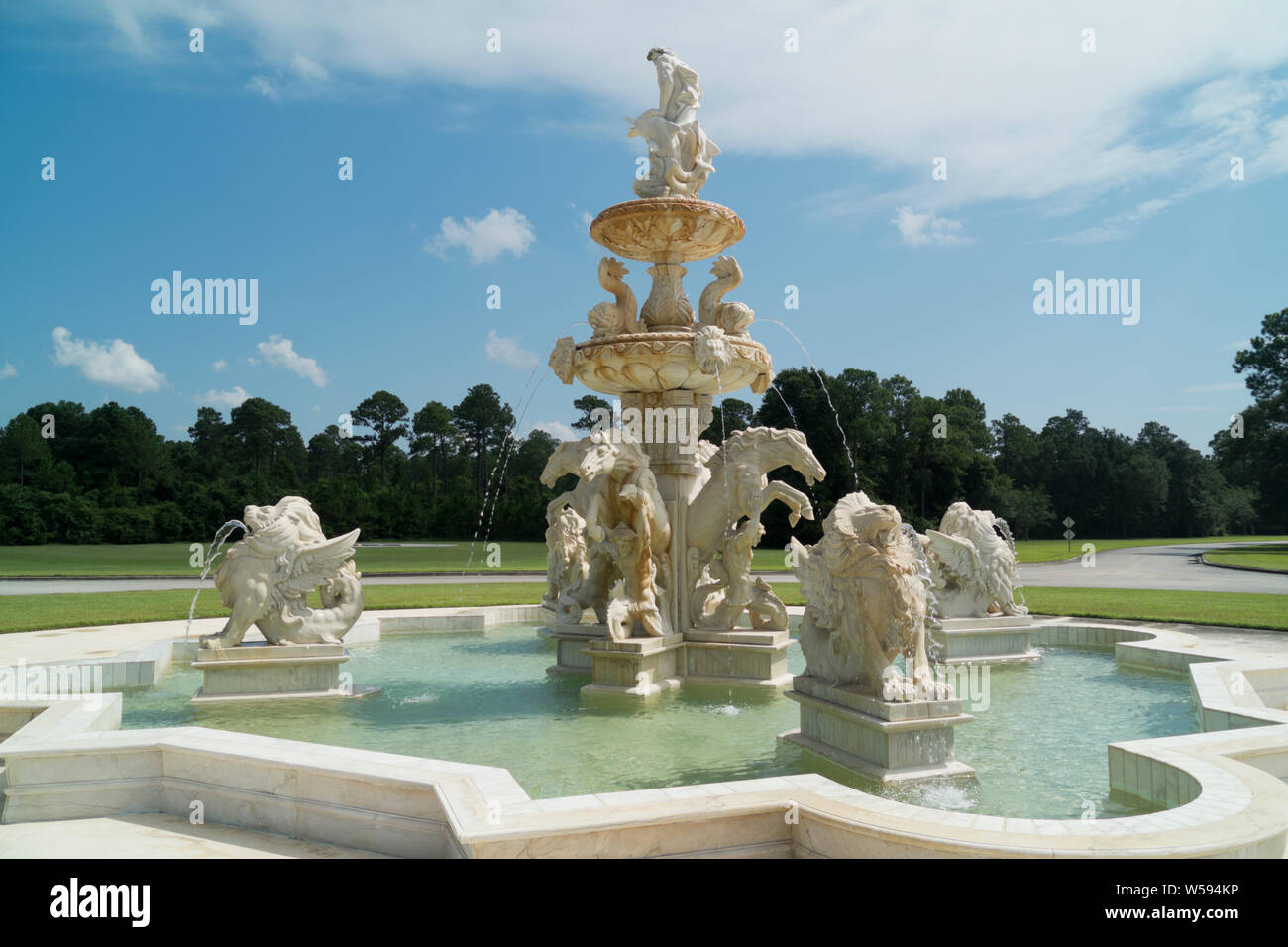 Fountain at Barber Marina, Elberta, Alabama, USA Stock Photo - Alamy