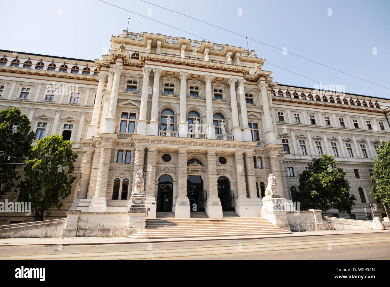 The Palace of Justice (Justizpalast) city courthouse on Schmerlingplatz ...