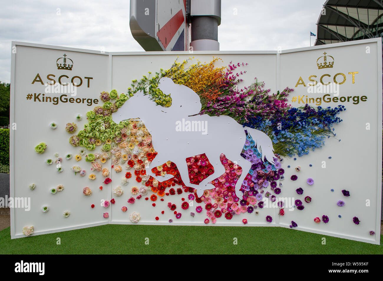 Ascot tag ascot hi-res stock photography and images - Alamy