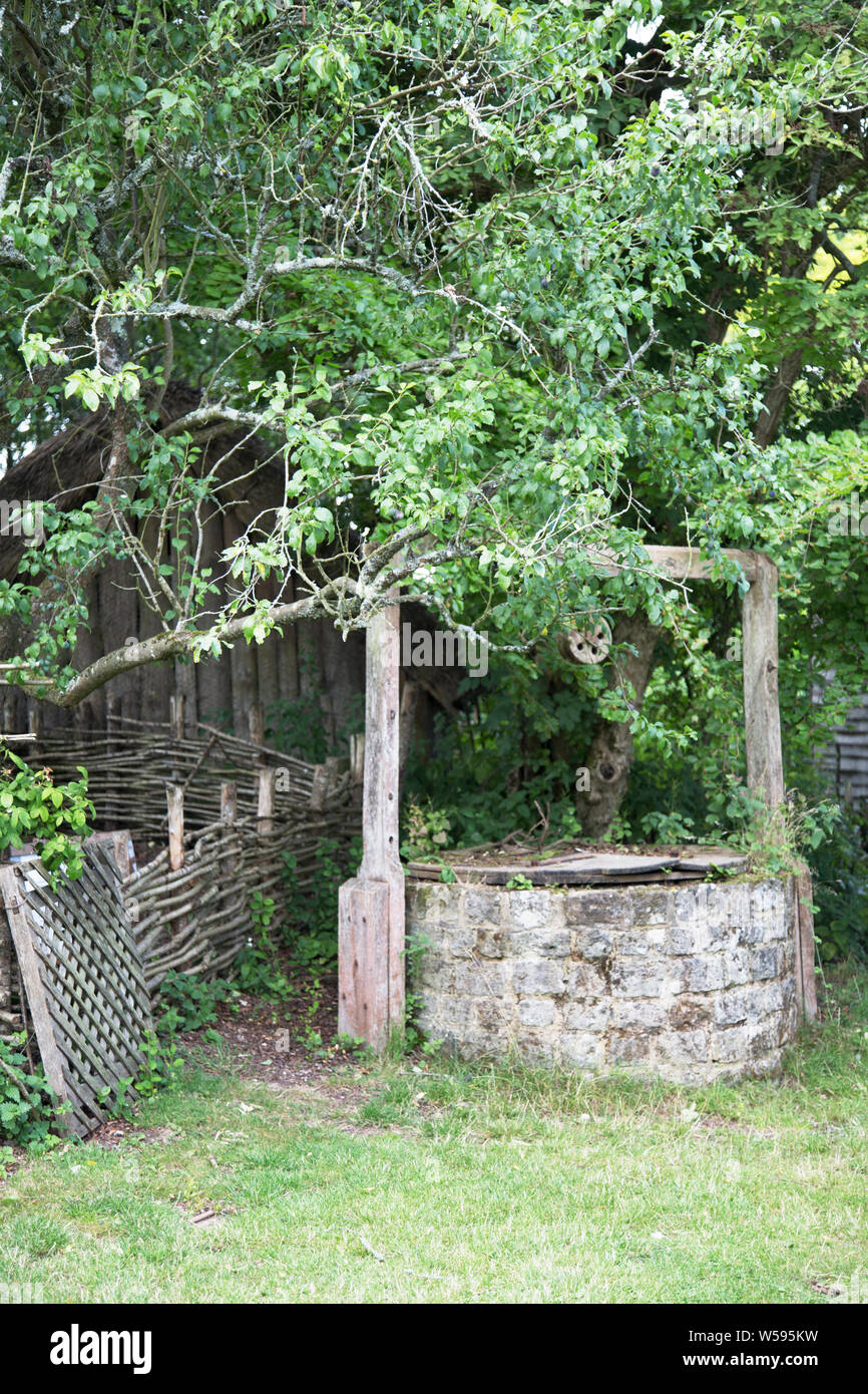 Well, 17th Century, Sussex, England Stock Photo - Alamy