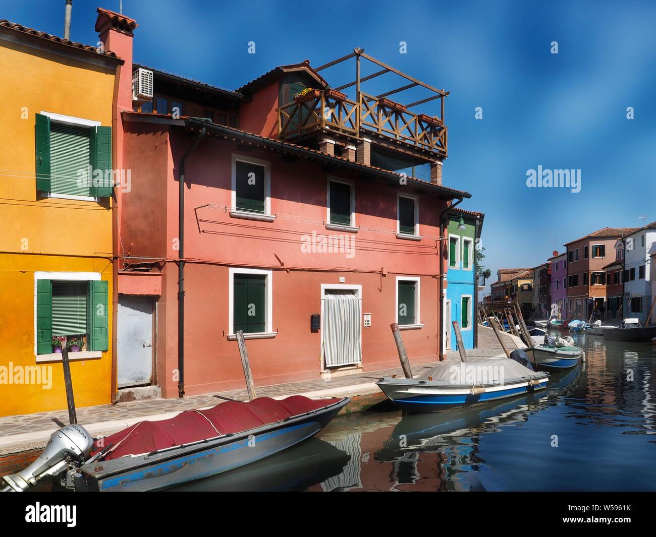Colorful houses on the island Burano near Venice Stock Photo - Alamy