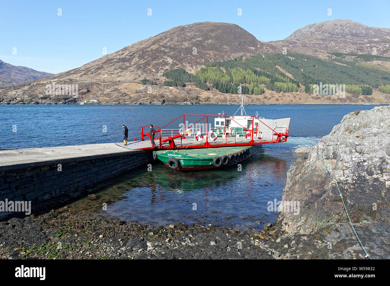 Glenachulish - worlds last manual turntable ferry Stock Photo - Alamy