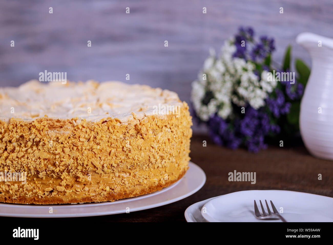 Traditional napoleon puff cake hi-res stock photography and images - Alamy