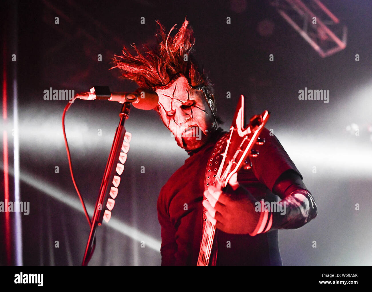 Static x 2019 hi-res stock photography and images - Alamy