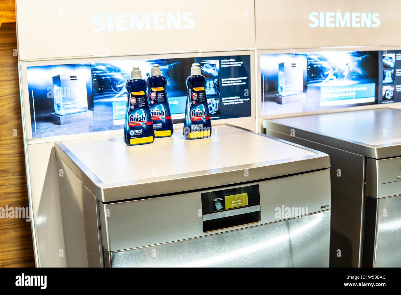 Inside a dishwasher hi-res stock photography and images - Alamy