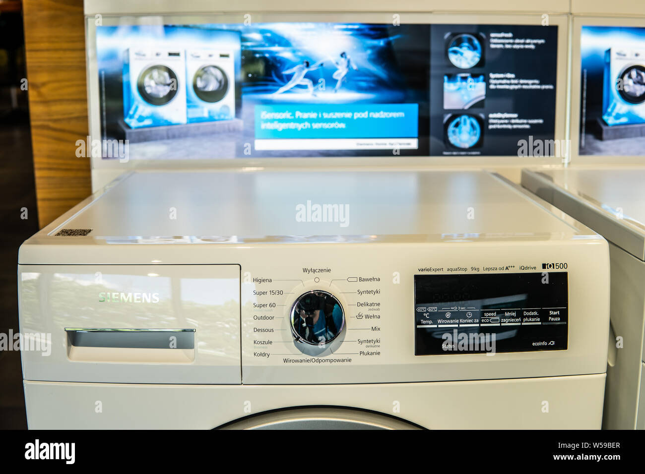 Luxury laundry washing machines hi-res stock photography and images - Alamy