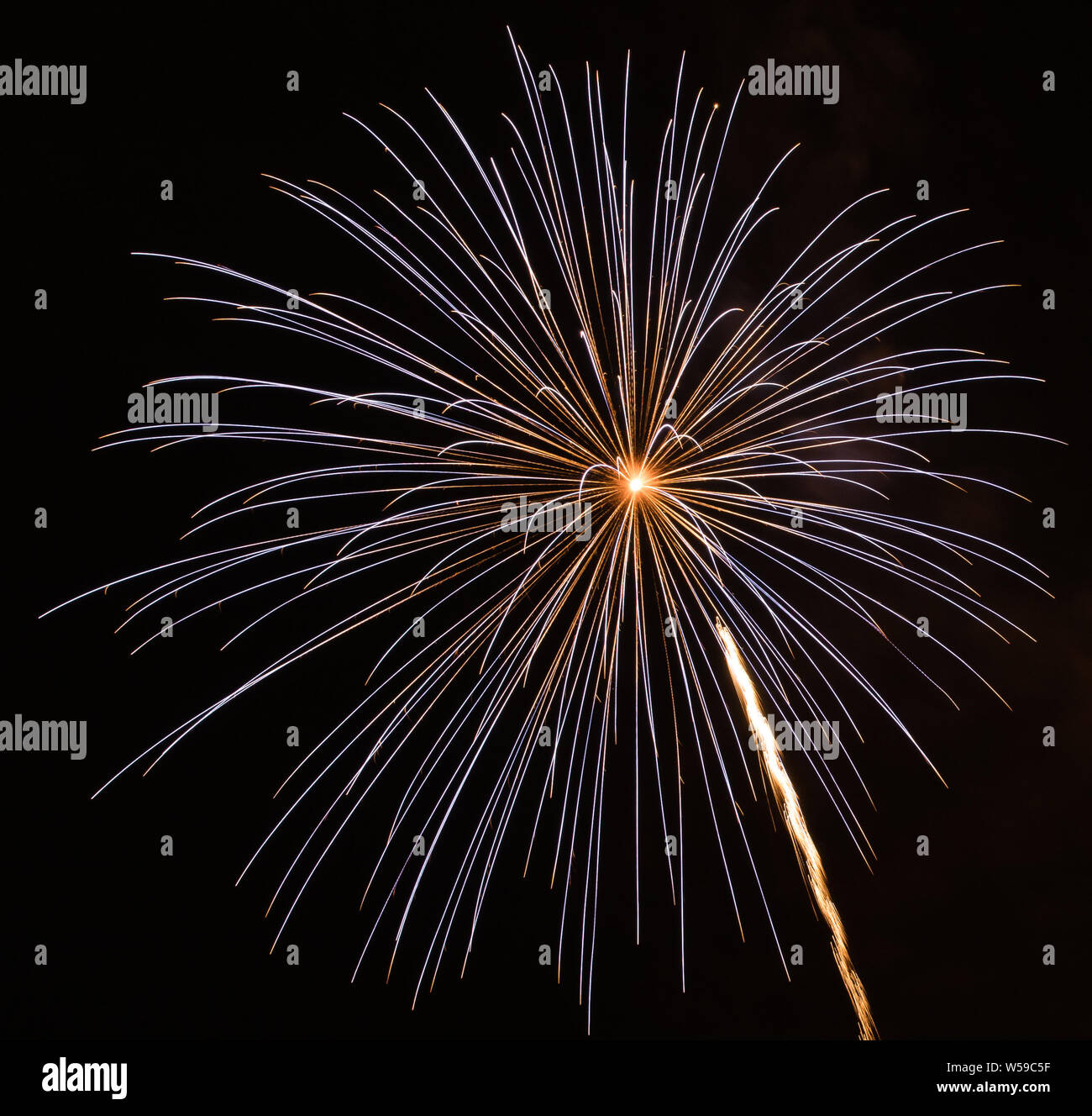 Fireworks fire cracker hi-res stock photography and images - Alamy