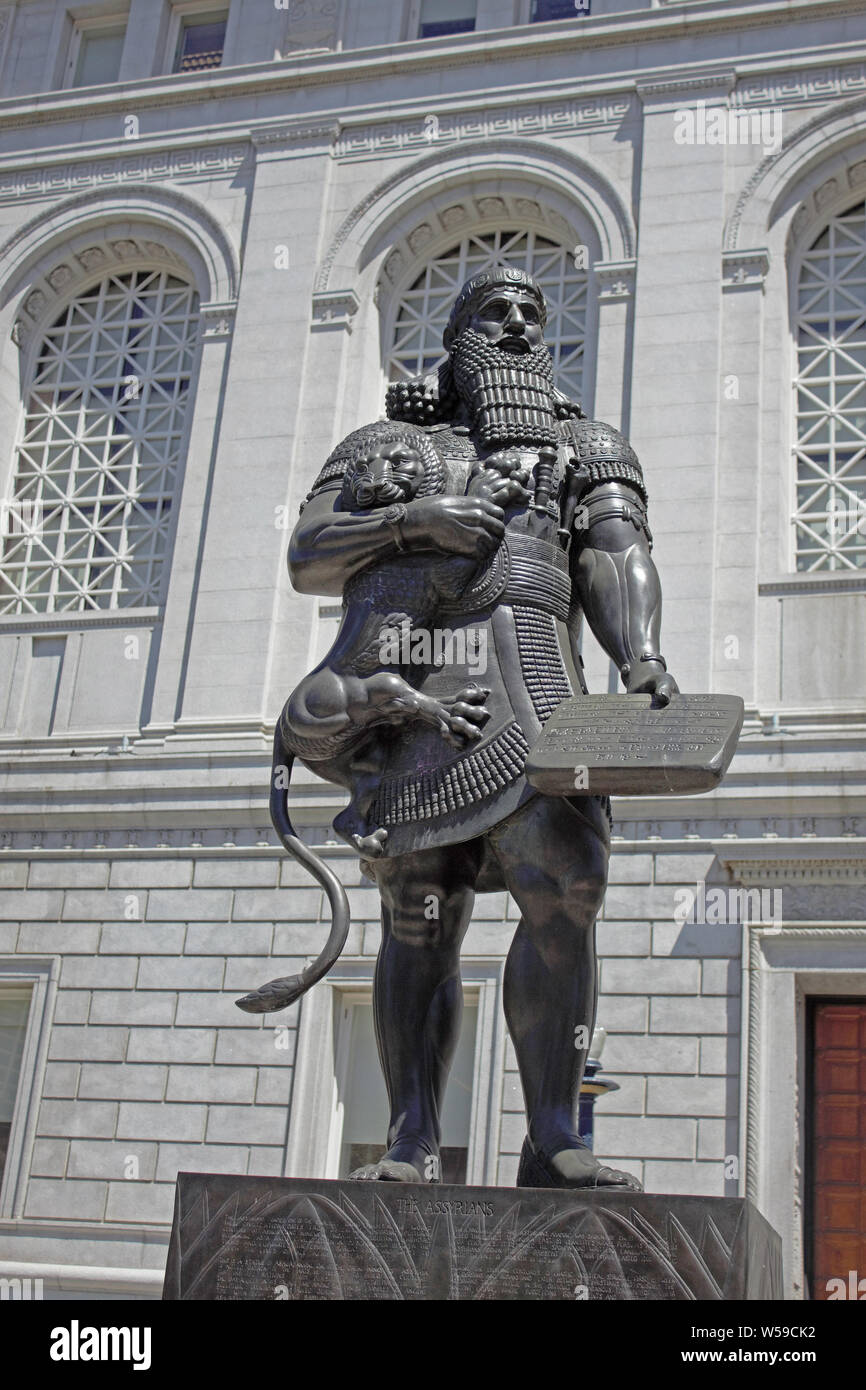 Ashshurbanipal statue hi-res stock photography and images - Alamy