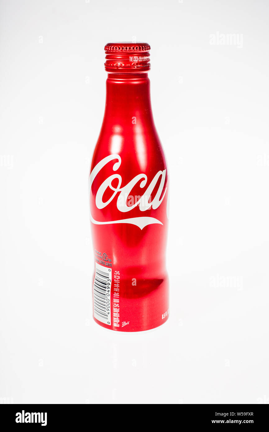 Classic Coca Cola can, Coca-Cola Company is the most popular market ...
