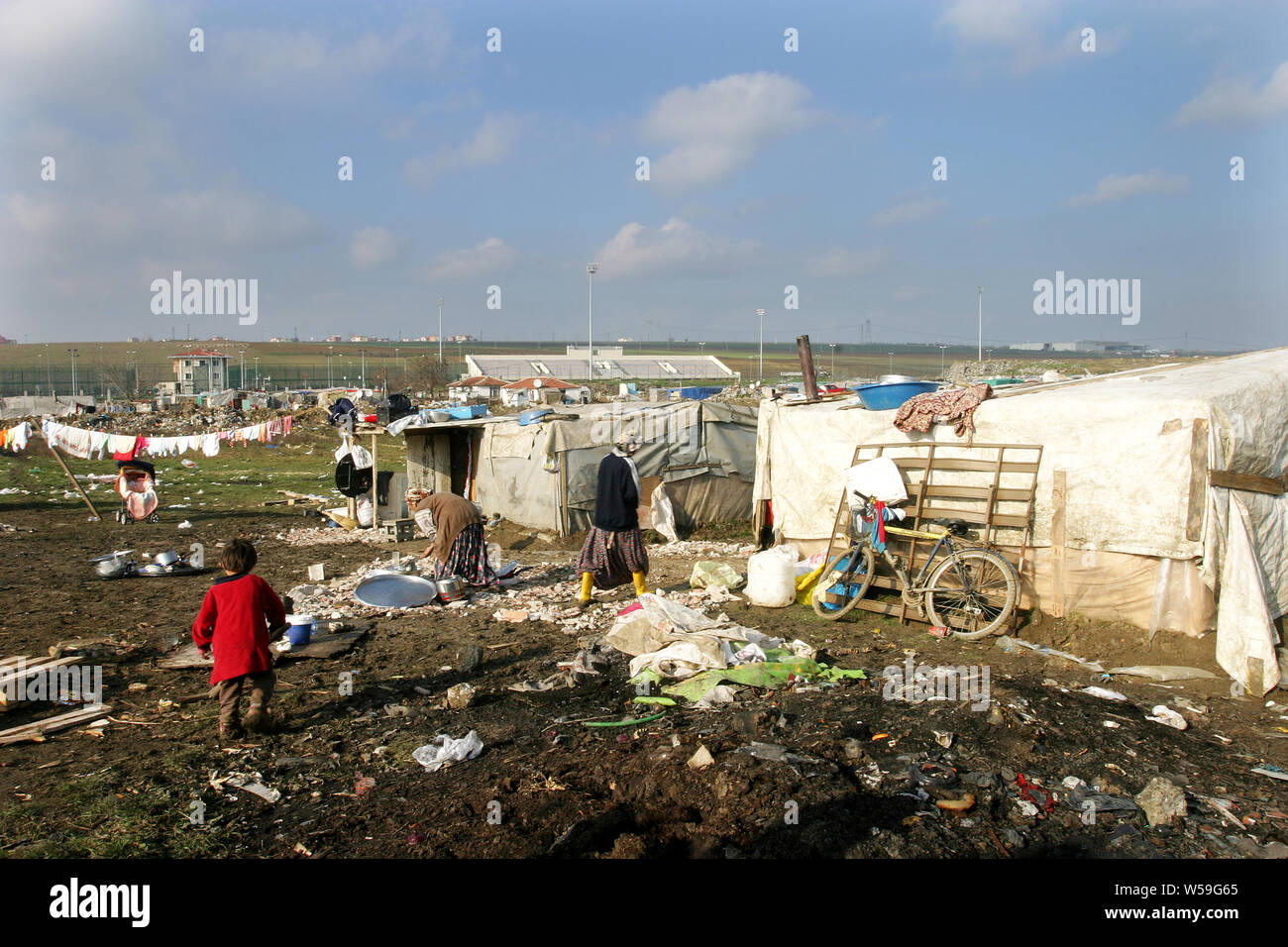 Romani gypsy girl hi-res stock photography and images - Alamy