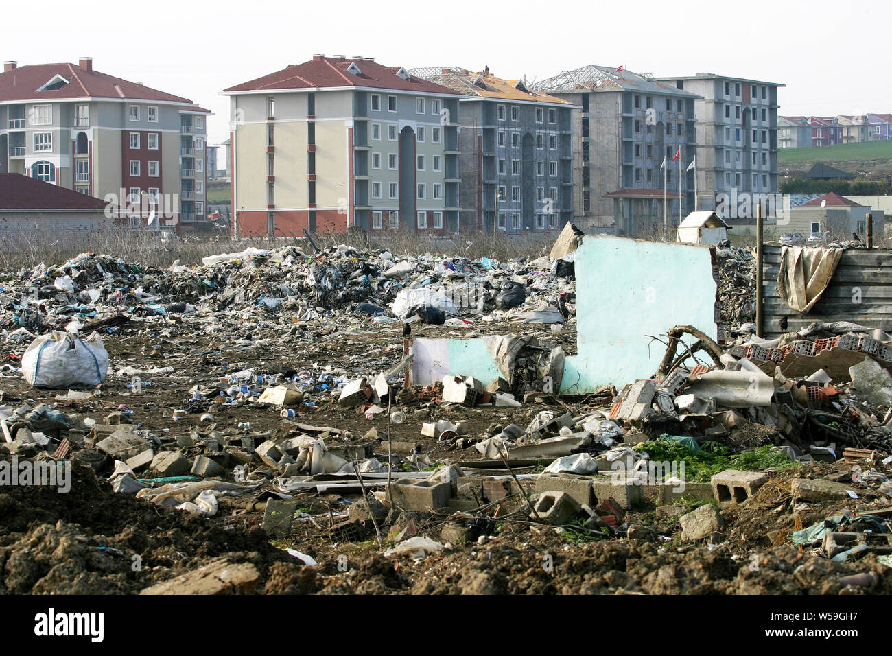 Dumping ground hi-res stock photography and images - Alamy