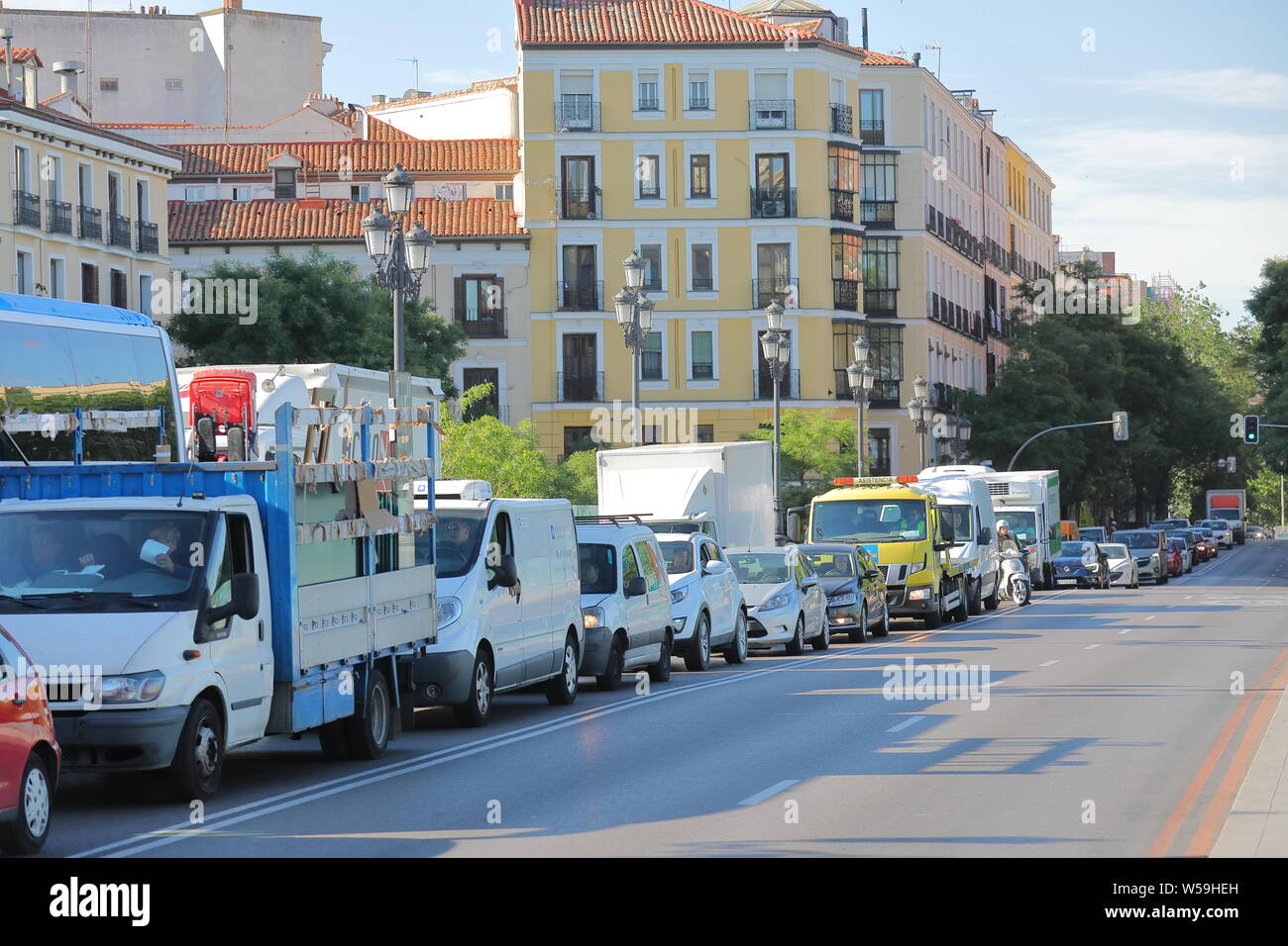 Heavy traffic in downtown Madrid Spain Stock Photo - Alamy